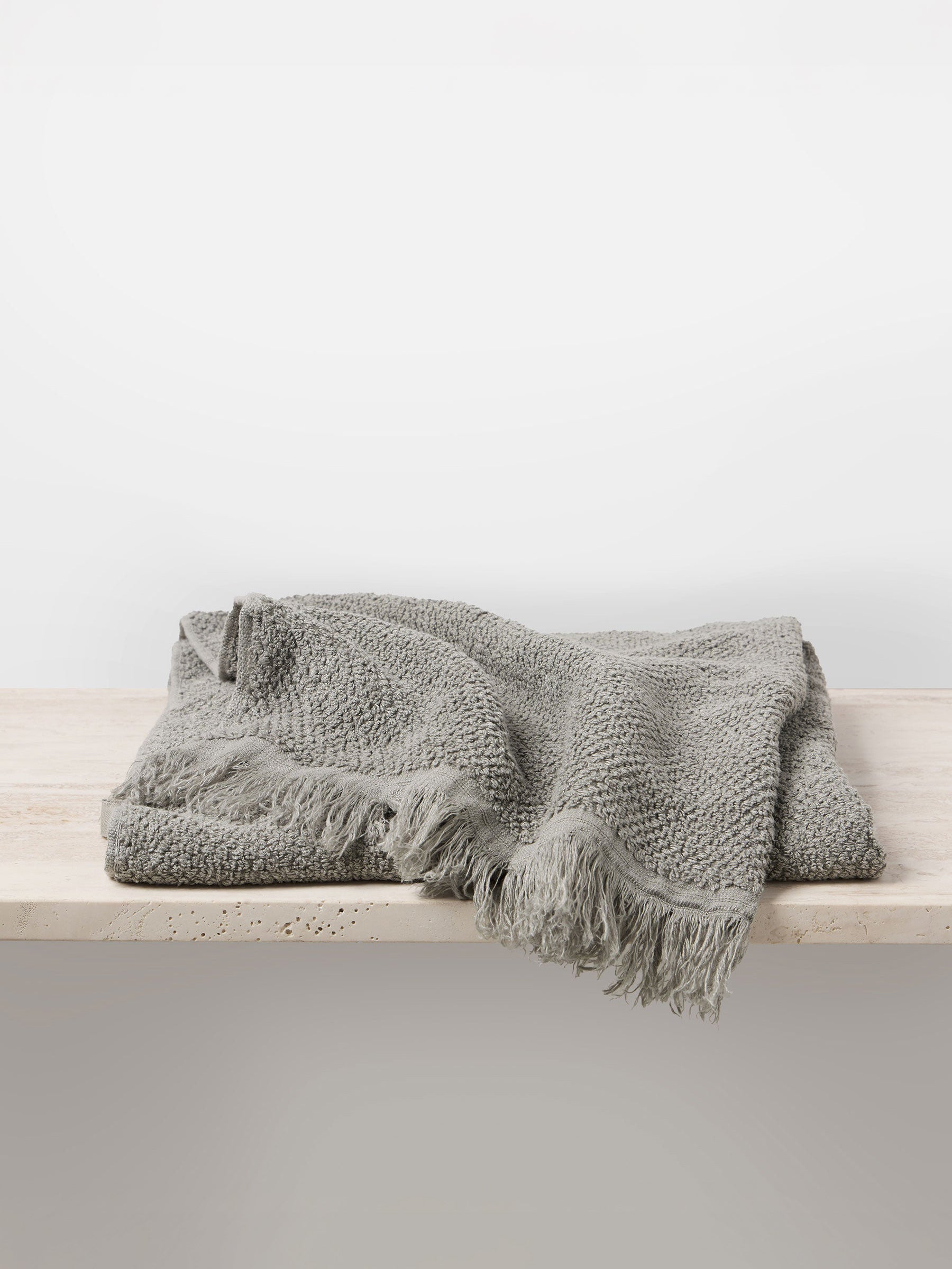 Cultiver | Pure Linen Bath Towel in Grey Pebble | The UNDONE