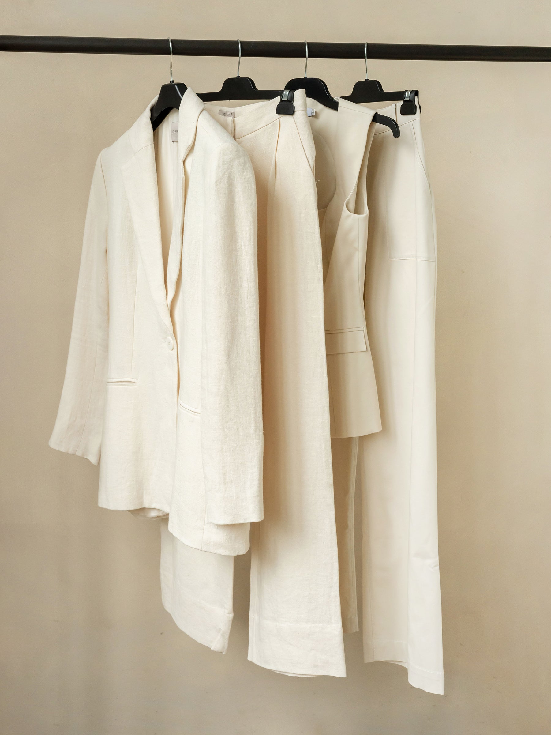 How to Organise Your Wardrobe in 8 Easy Steps – The UNDONE