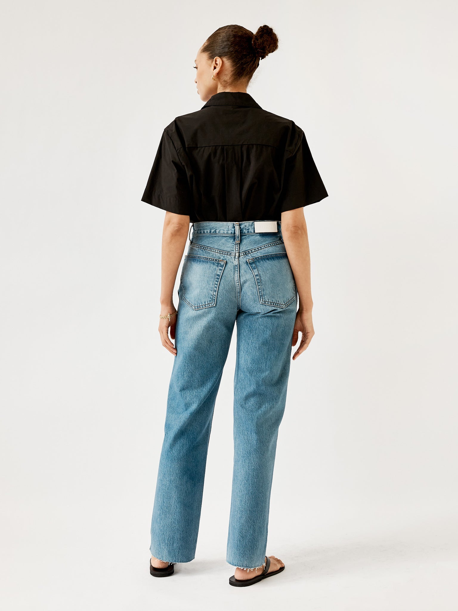 RE/DONE | 90s High Rise Loose Jean in Medium Vain | The UNDONE